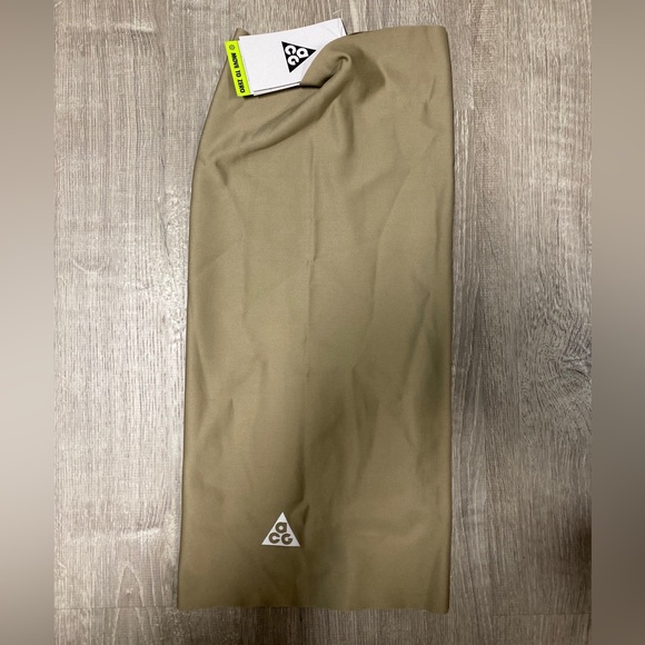 Nike ACG | Accessories | Nike Acg Ultra Rock Running Wrap Face Mask ...